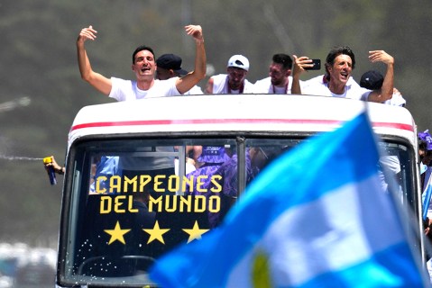 Argentina World Cup Victory Parade: See Photos – Hollywood Life