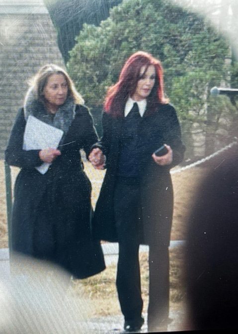 Lisa Marie Presley Funeral: Photos From Private Gathering & Memorial ...