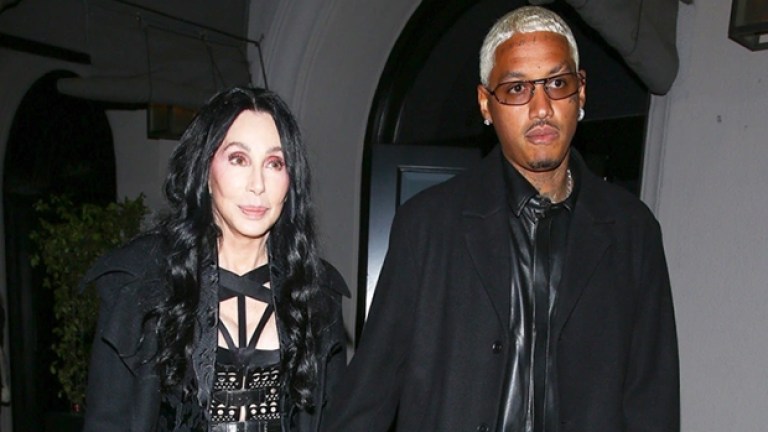 Cher Rocks Huge Diamond Ring, Gets NYE Kiss From AE Edwards: Photos ...