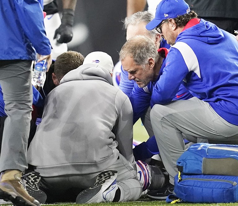 Shannon Sharpe Skips ‘Undisputed’ Over Skip Bayless Damar Hamlin Tweet – Hollywood Life