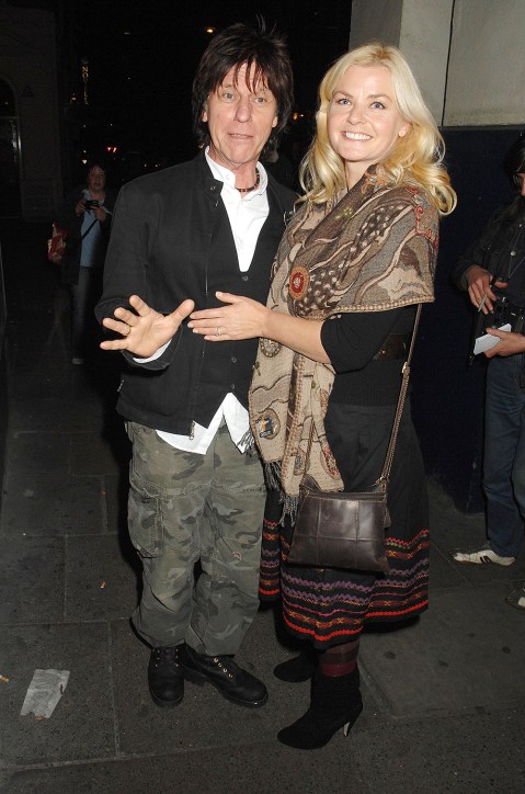 Jeff Beck: Photos Of The Musician – Hollywood Life