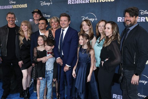Jeremy Renner: Photos of the Marvel Actor – Hollywood Life