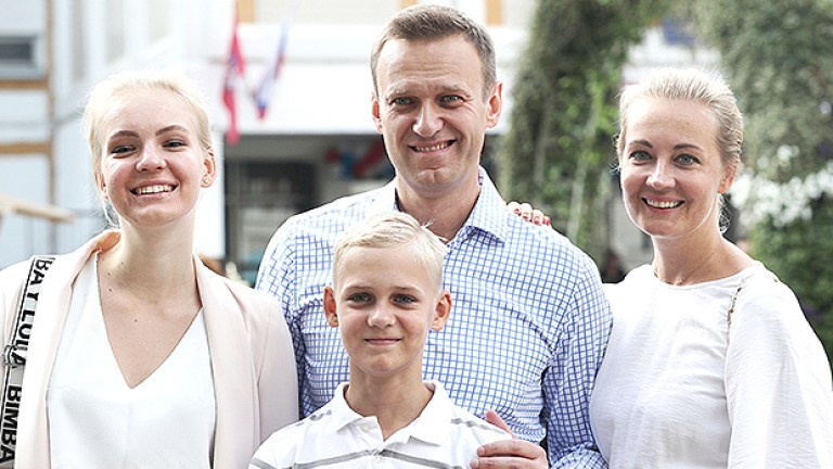 Alexei Navalny’s Kids: All About His Two Children – Hollywood Life