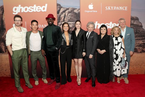 ‘Ghosted’ Premiere Photos: Ana de Armas, Chris Evans & More – Hollywood ...