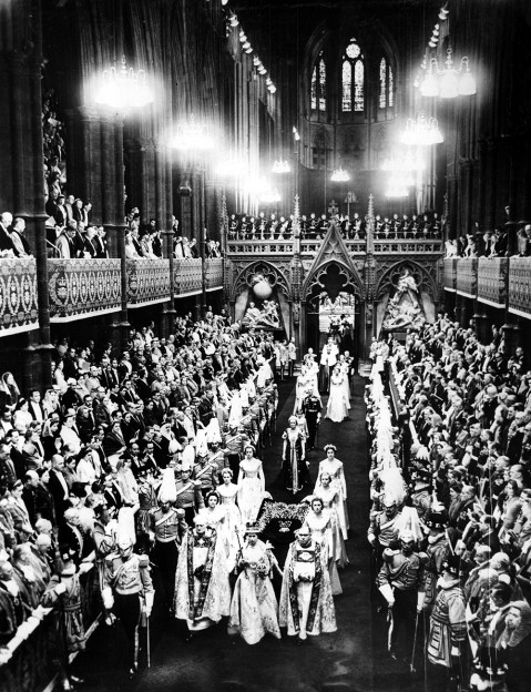 Queen Elizabeth’s Coronation Photos: Relive Historic Event – Hollywood Life