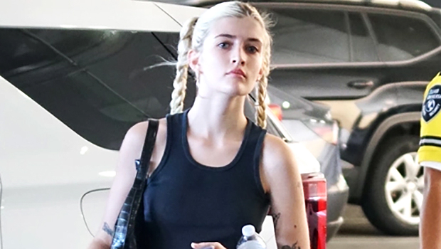 Charlie Sheen & Denise Richards’ Daughter Sami Rocks Crop Top On Beach ...