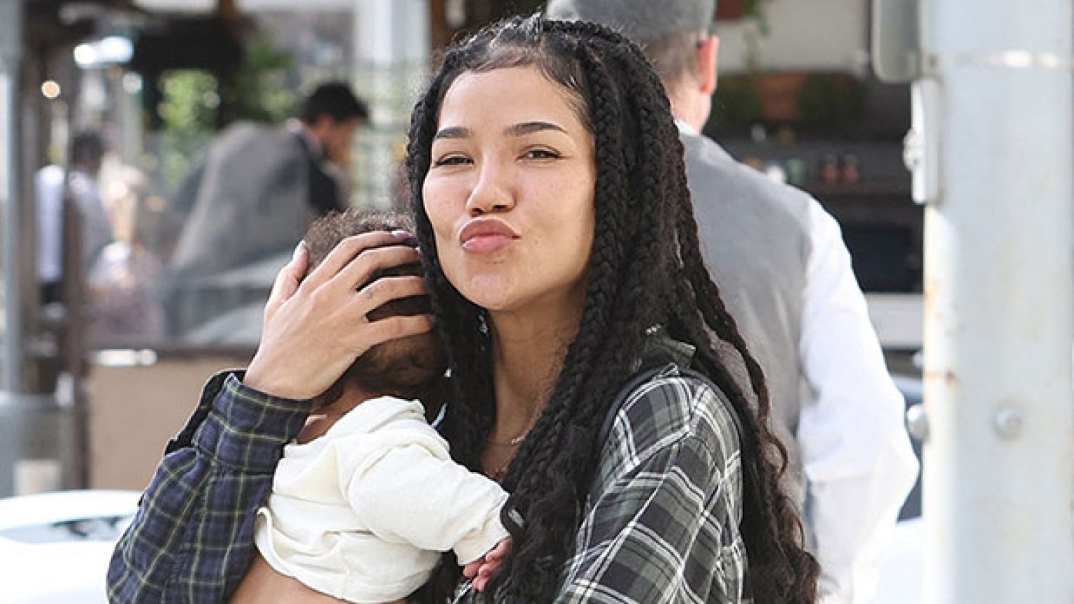 Big Sean & Jhene Aiko Take Baby Noah On L.A. Lunch Outing – Hollywood Life