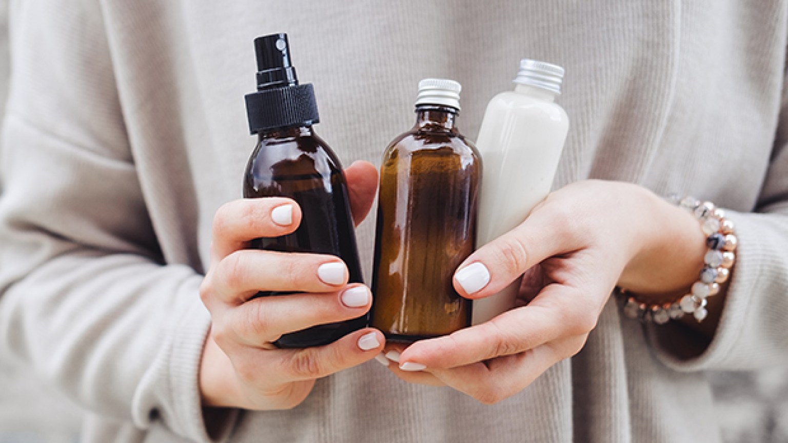 How to Make Essential Oils At Home | Hollywoodlife Reviews – Hollywood Life