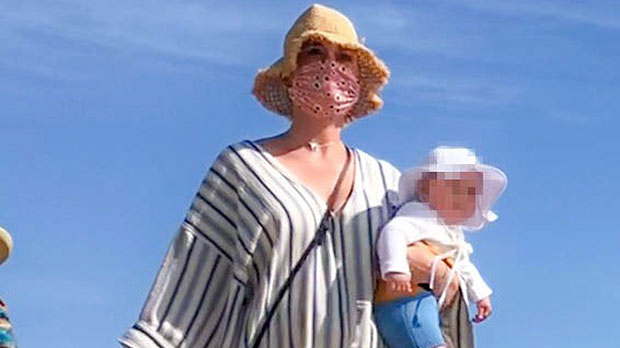 Katy Perry Takes Daughter Daisy Jet Skiing During Vacation: Photos ...