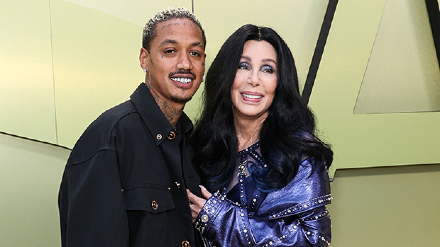 Cher’s Dating History: Ex-Husbands, Boyfriends and More – Hollywood Life