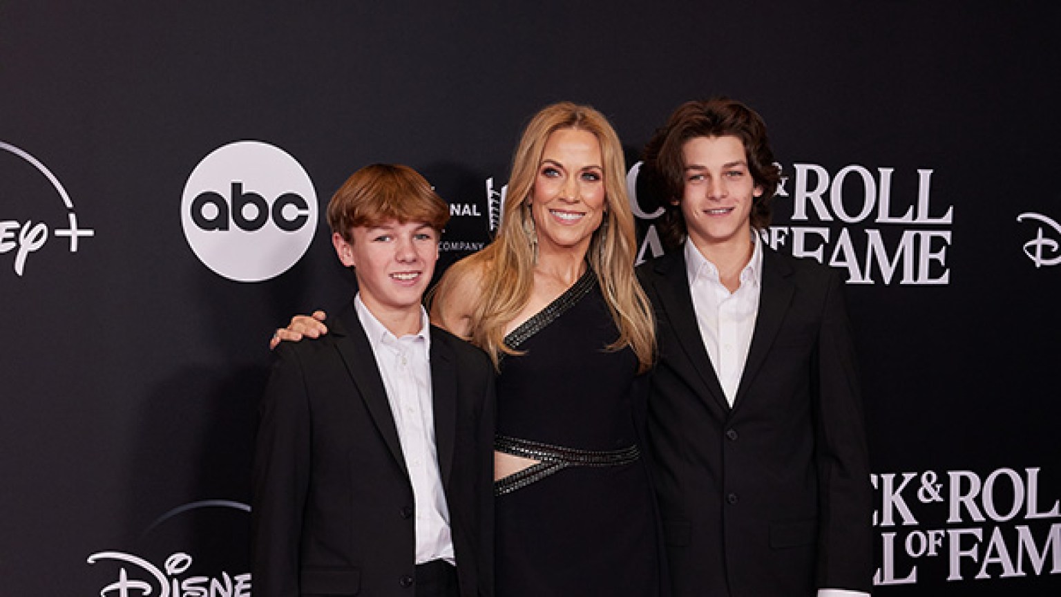 Sheryl Crow’s Sons: All About Her 2 Boys – Hollywood Life