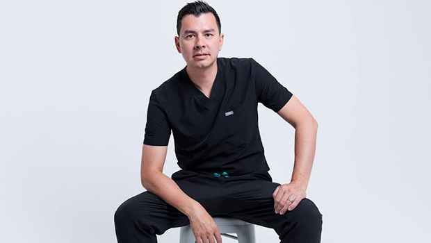 Dr. Jerry Chidester’s Unconventional Valentines Day Gift – Hollywood Life