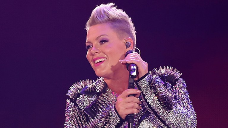 Pink Stops Concert in Sydney as Fan Goes Into Labor: Video – Hollywood Life