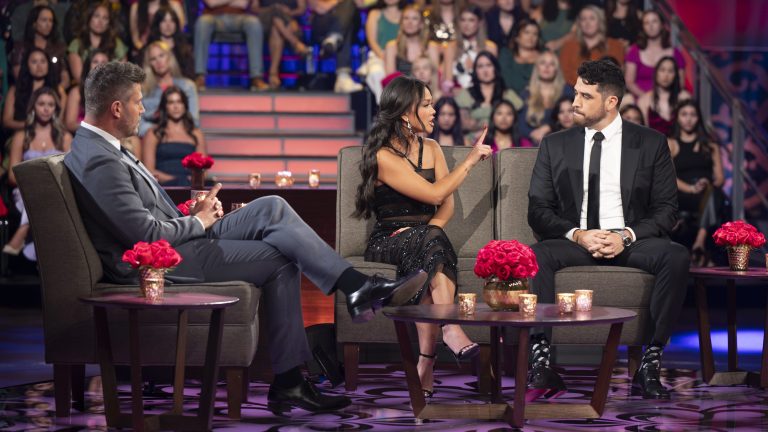 Devin Strader Exposes Messages With ‘Bachelorette’ Jenn Tran ...