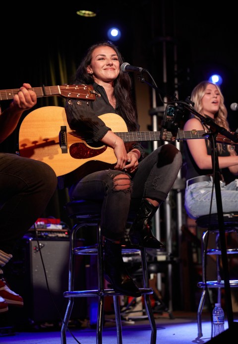 Alexis Wilkins Photos: Pictures of Singer & Kash Patel’s Girlfriend ...