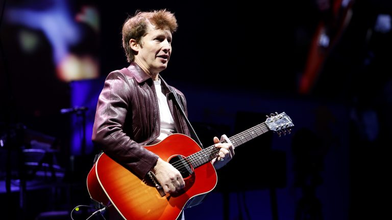 James Blunt’s Net Worth: How Much Money the Singer Has – Hollywood Life