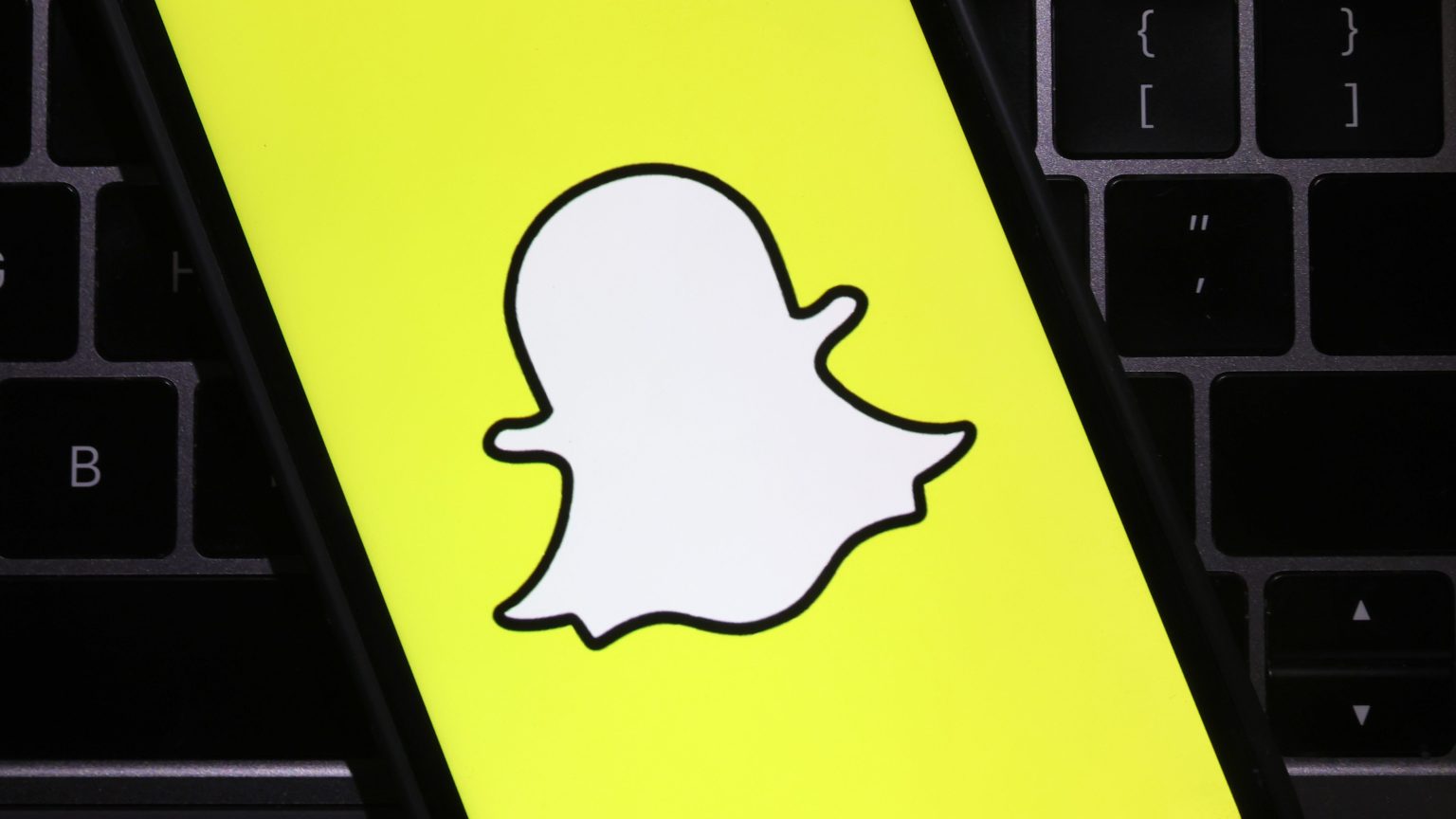 Is Snapchat Still Down? Why It’s Not Working & Updates on Outage ...