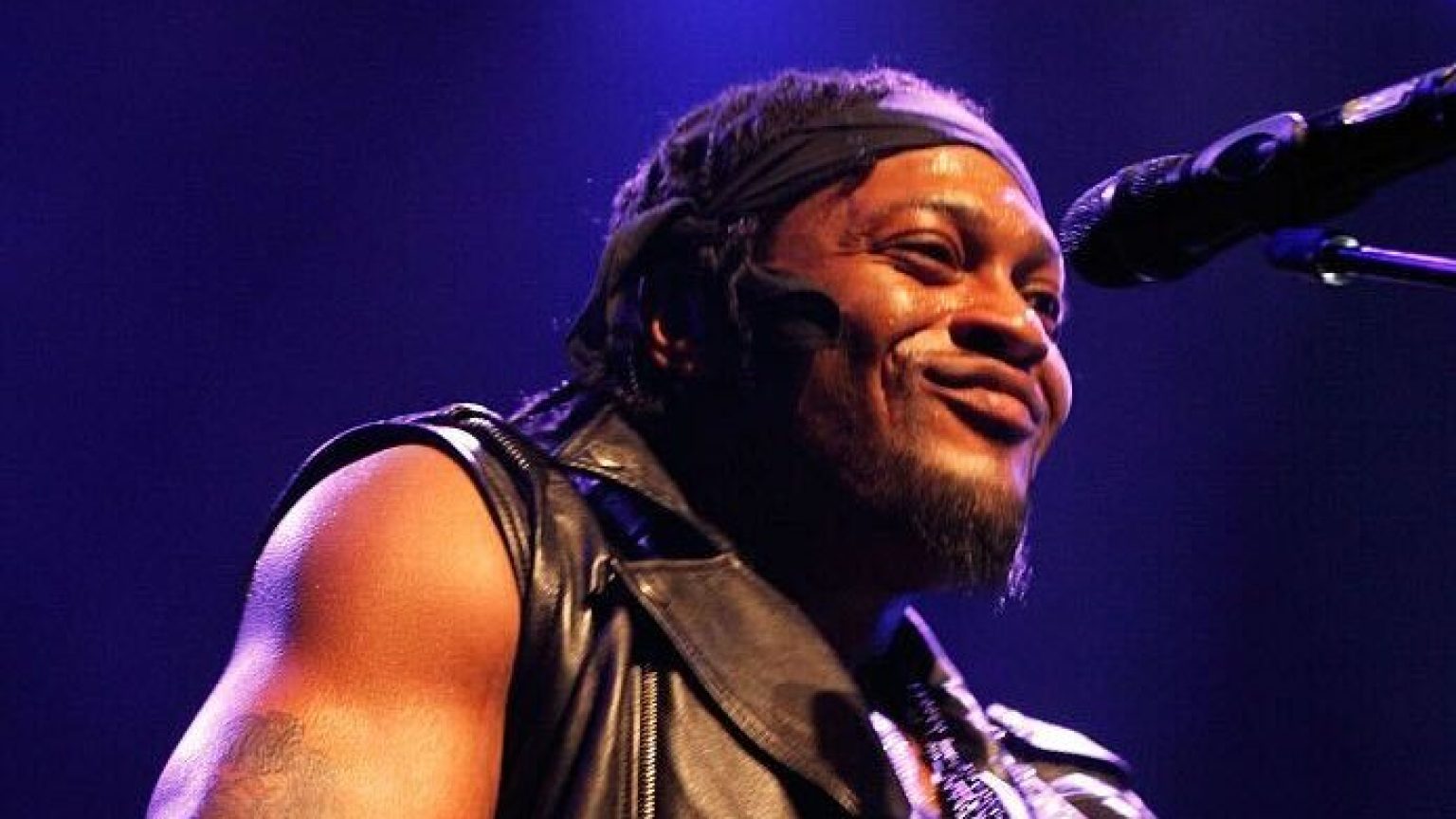 D’Angelo’s Cause of Death: The Singer’s Cancer Battle & How He Died ...